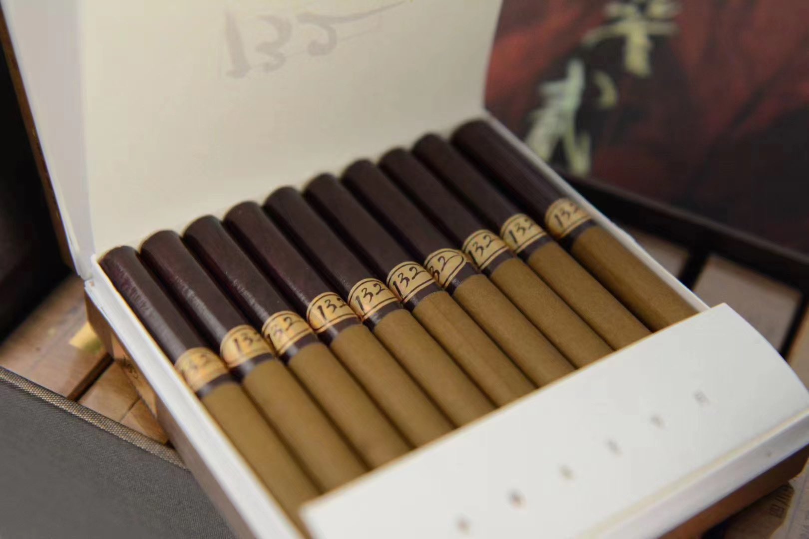 100元一盒的132雪茄,口感怎么样 幸福茄